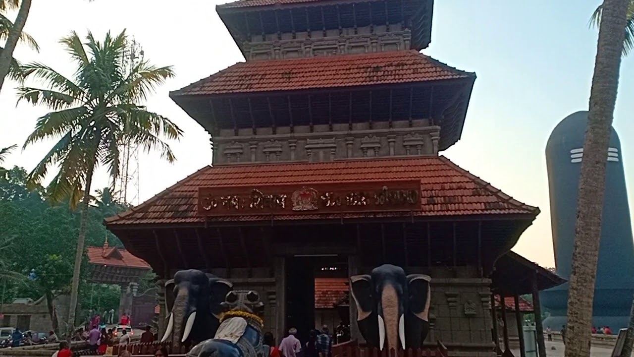 Maheswaram Sri Siva parvathy temple,chenkal - YouTube