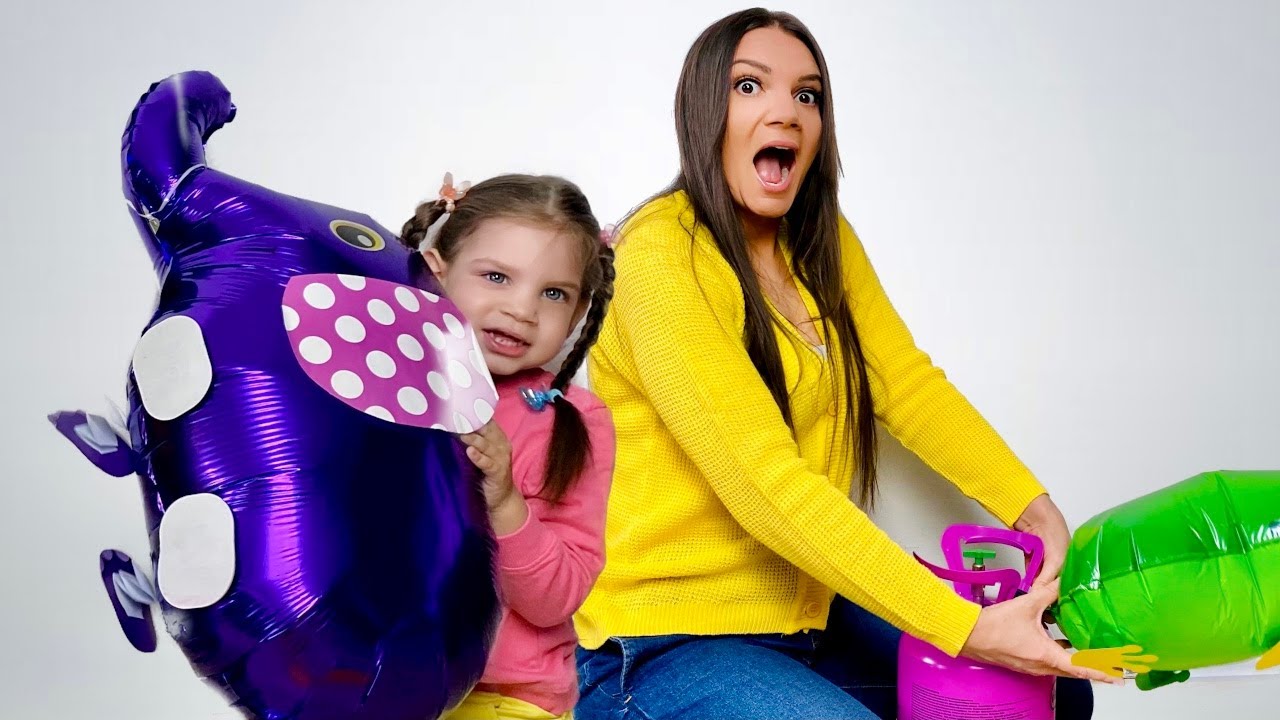 Balloon Popping Party With Funny Inflated Helium Animals And Sophia balloon-popping-party-with-funny-inflated-helium-animals-and-sophia