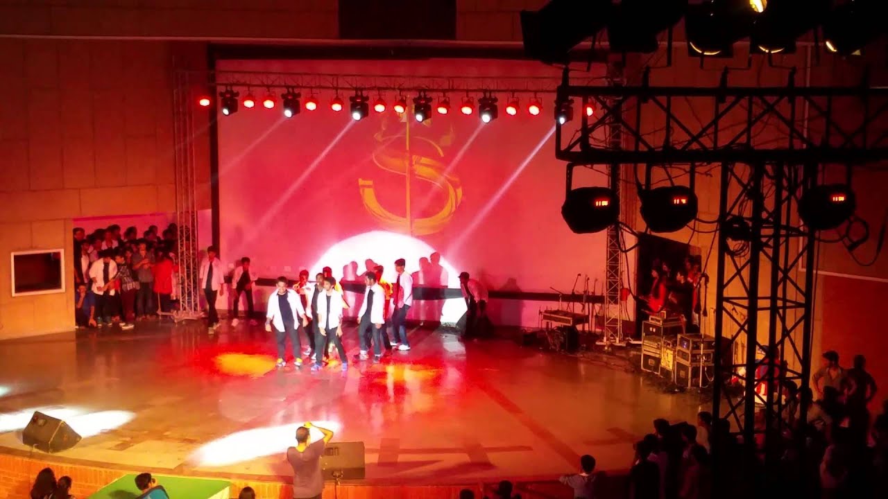 Freshers Night Dance Performance Y15 IITK - YouTube