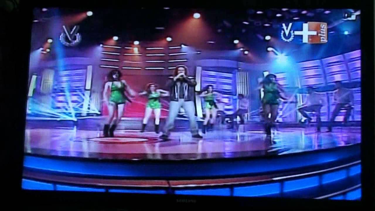 Ricardo Arjona Buscando una Estrella Tema Mujeres con Jonathan Rubino ...