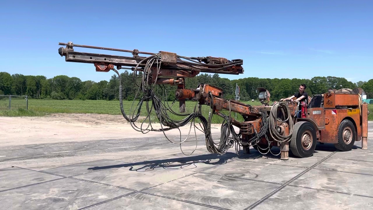 Tamrock Toro 100DH / ZRU700 Single Boom Drill + Parts - BM3987 - YouTube