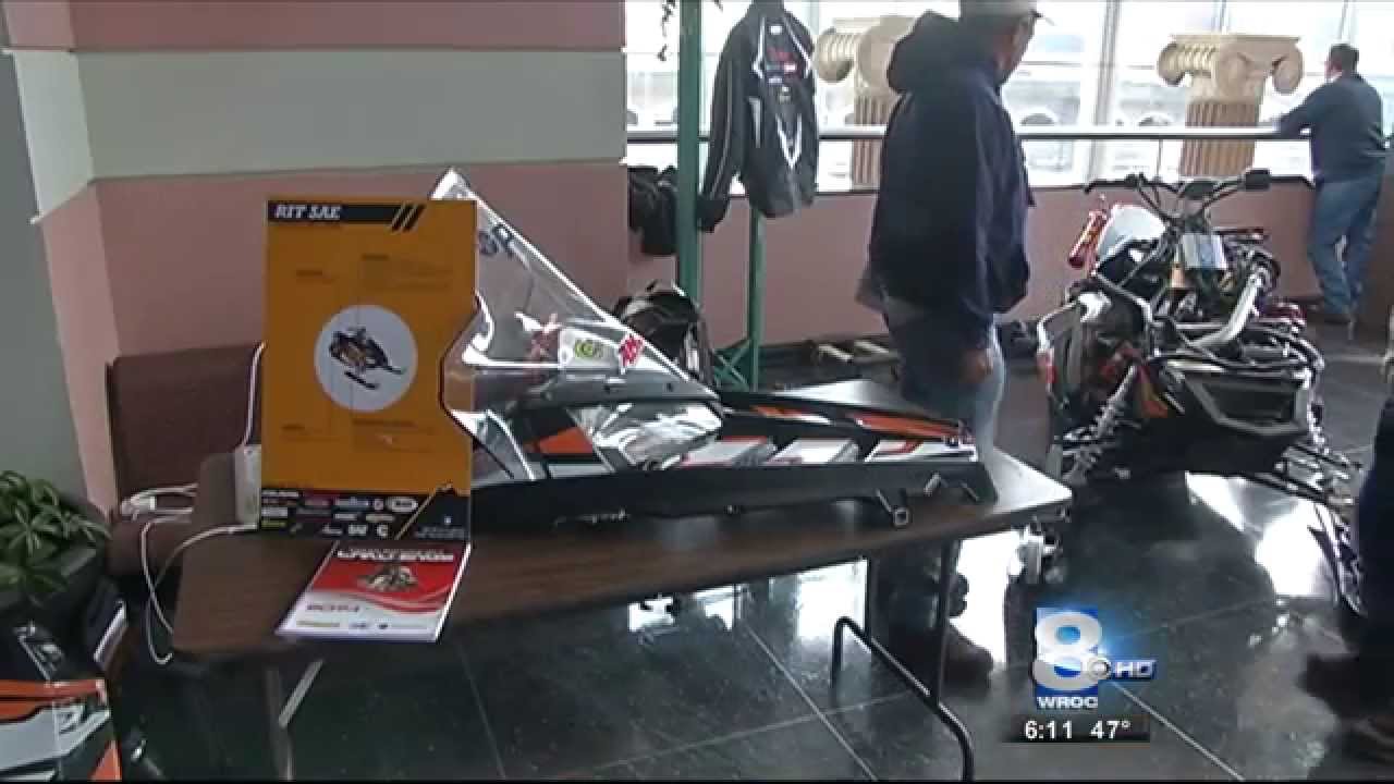 RIT on TV: Clean snowmobile - YouTube