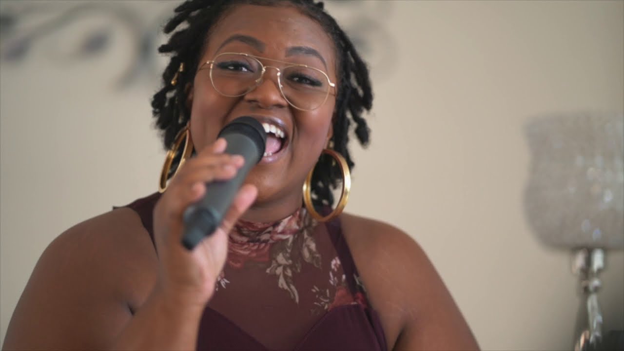 Thursday Live Vibe "Olyvya Kells" Unplugged - YouTube