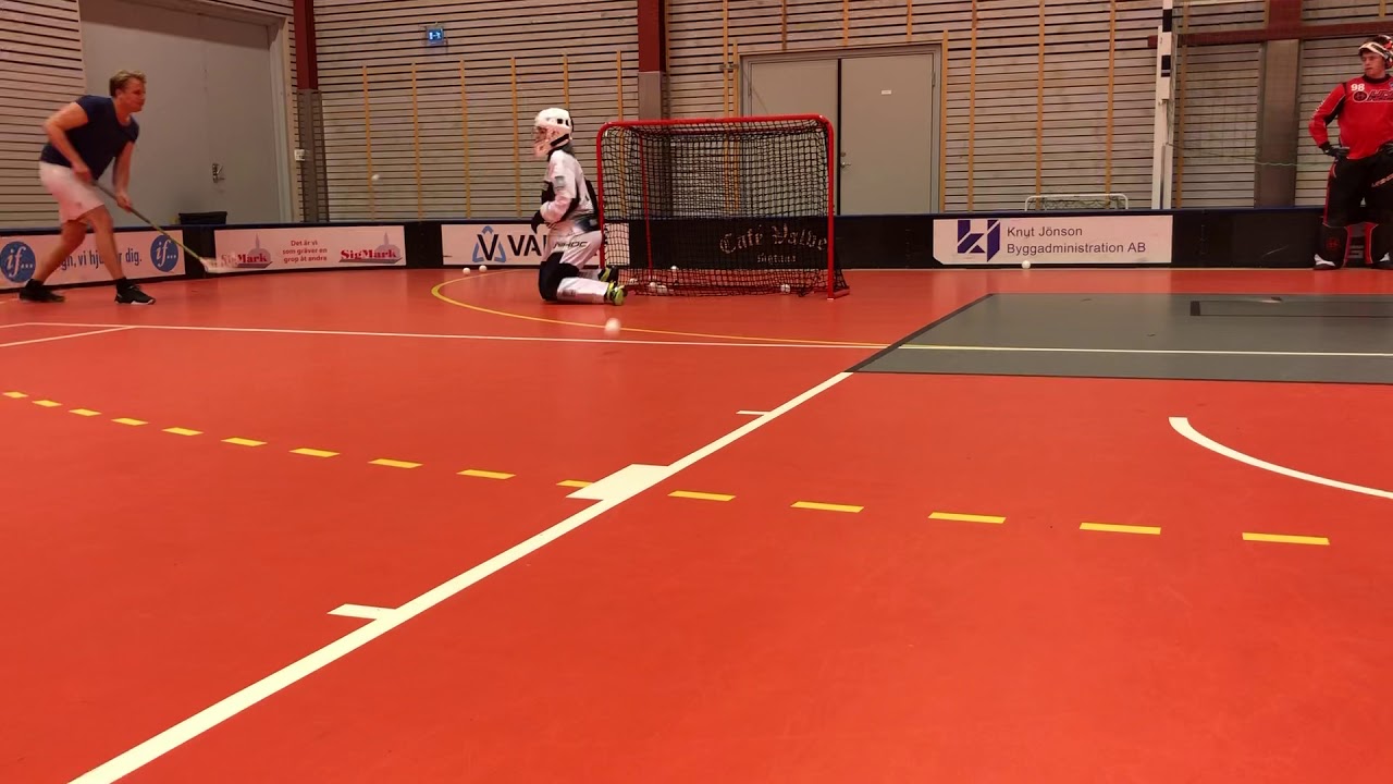 Goalie training floorball - YouTube