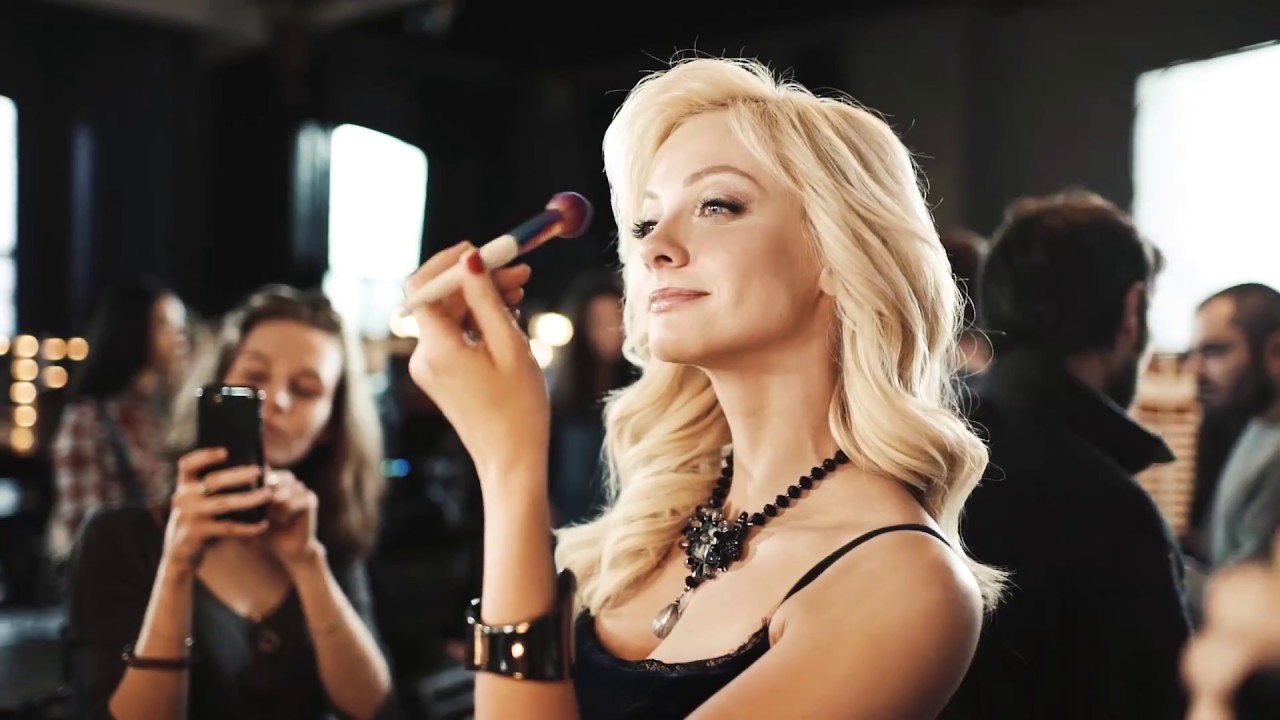 Fashion show backstage - YouTube