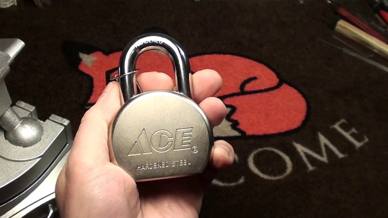 #068 - picking the big ACE padlock - YouTube
