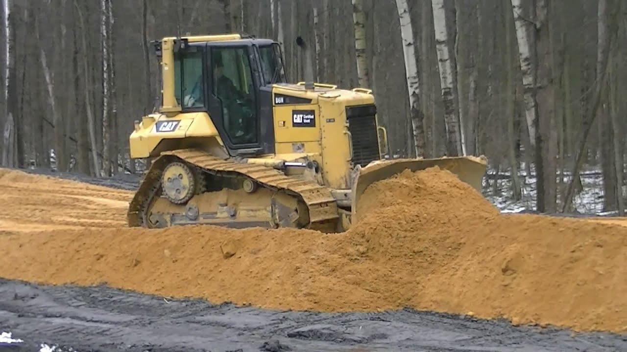 Cat D6N XL spreading sand - YouTube