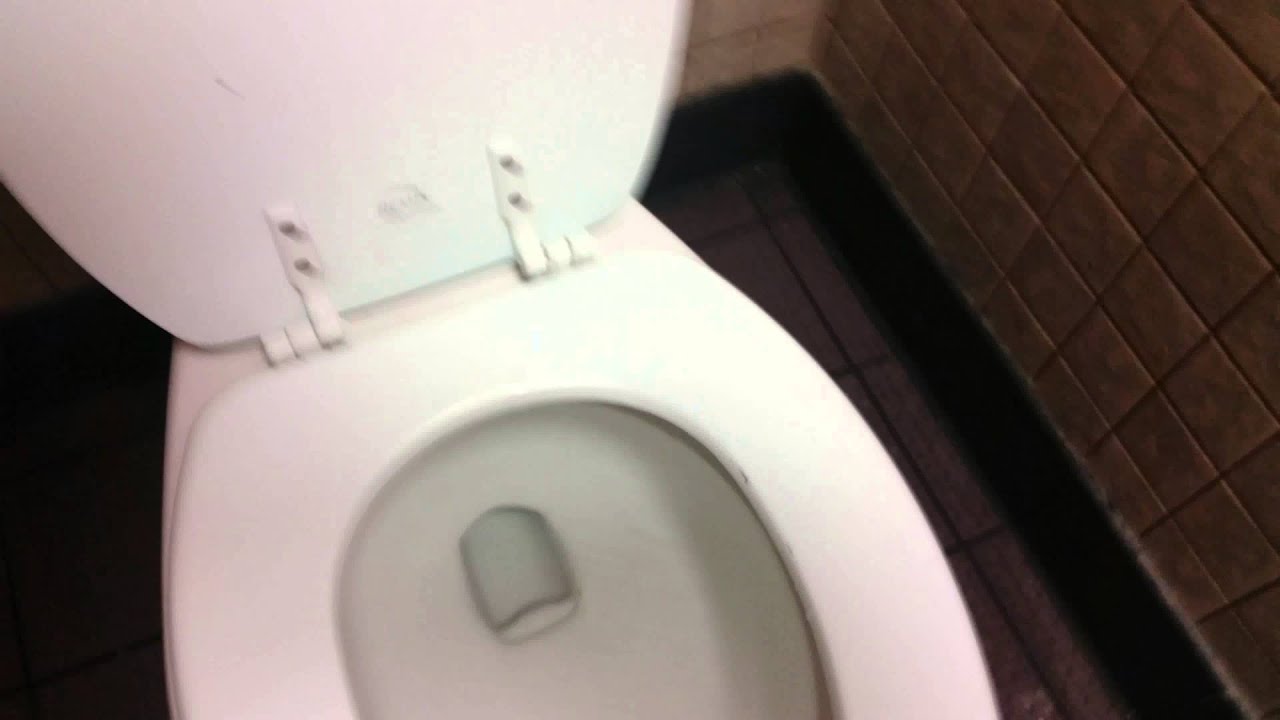 Jet Engine Toilet Denny's Cleveland OHIO - YouTube