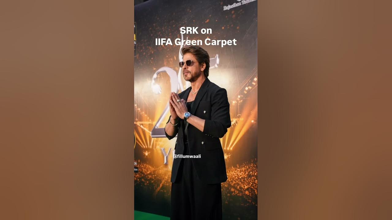 IIFA Awards 2025: Shah Rukh Khan stuns in black outfit and shades on ...