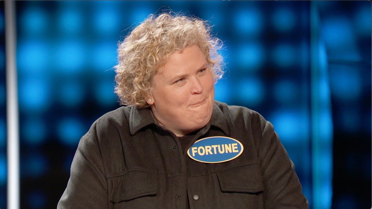 Fortune Feimster Knows What She's Doing - Celebrity Family Feud - YouTube