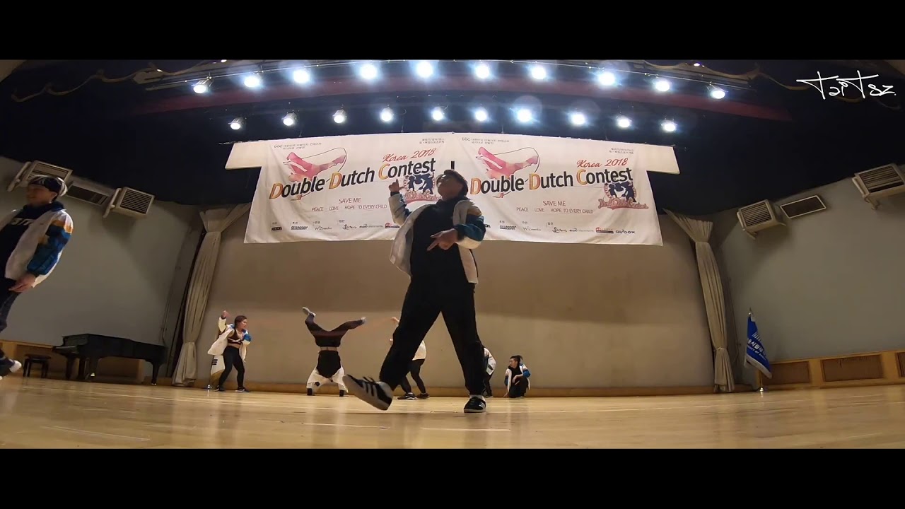 《DDD》DDCK Performance - YouTube