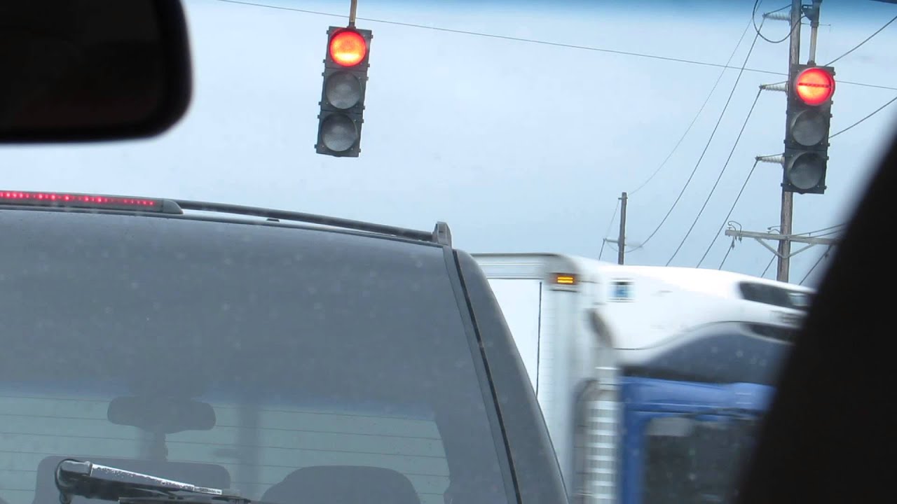 TRAFFIC LIGHT WITH A STROBE LIGHT - YouTube