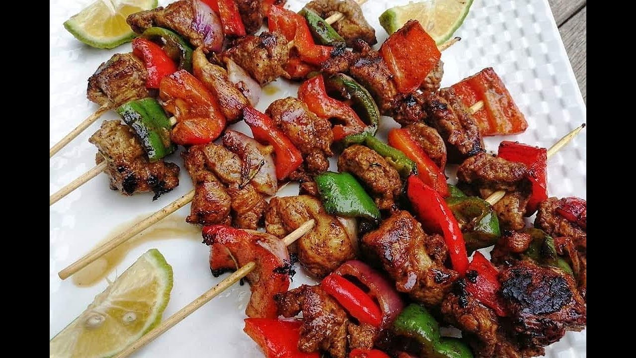 GRILLED CHICKEN SKEWERS | MISHKAKI YA KUKU | RECIPE - YouTube