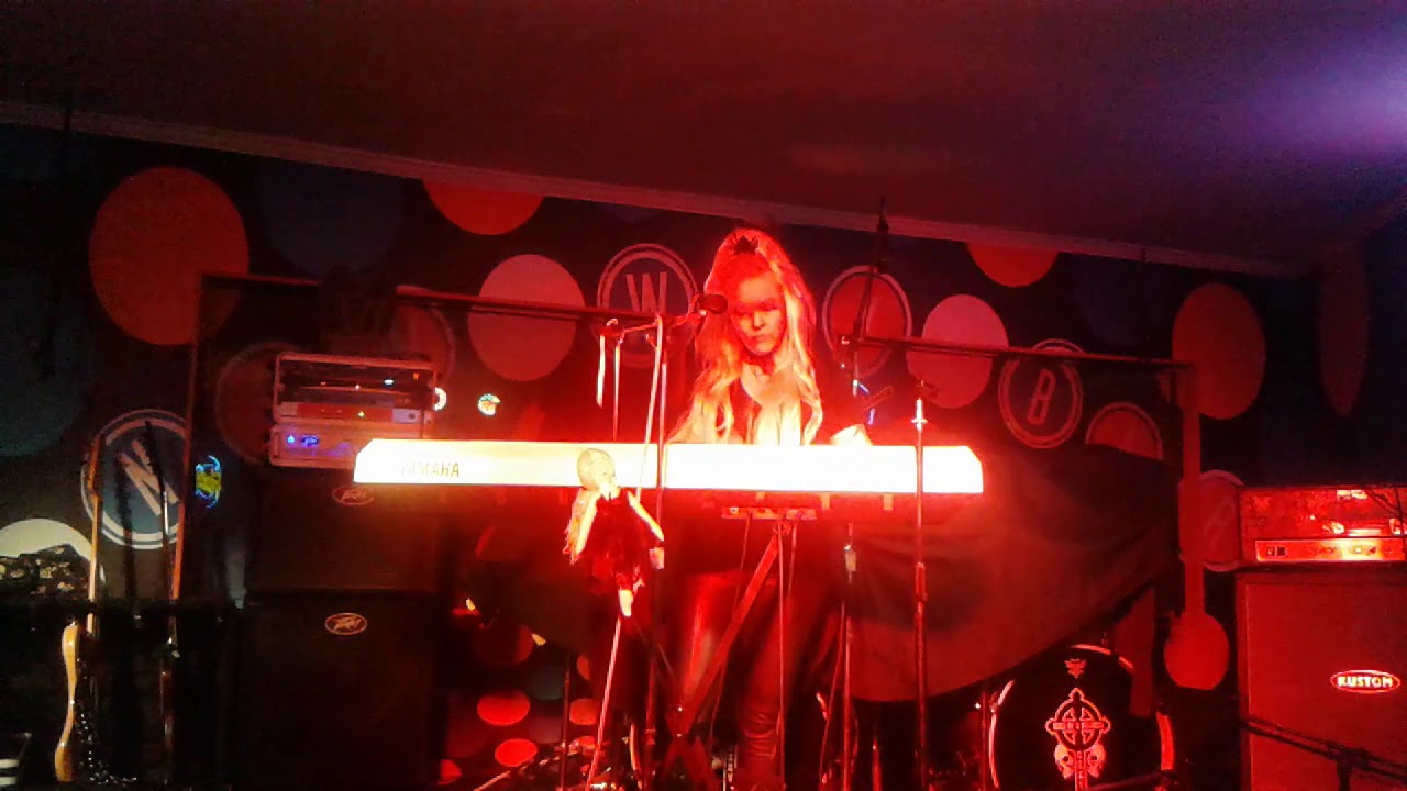 Korn-Dirty (Piano and Vocals cover-Lisa Hurt) - YouTube