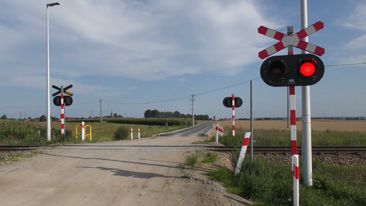 [4K] SSP Swarzewo #1 | Polish railroad crossing - YouTube