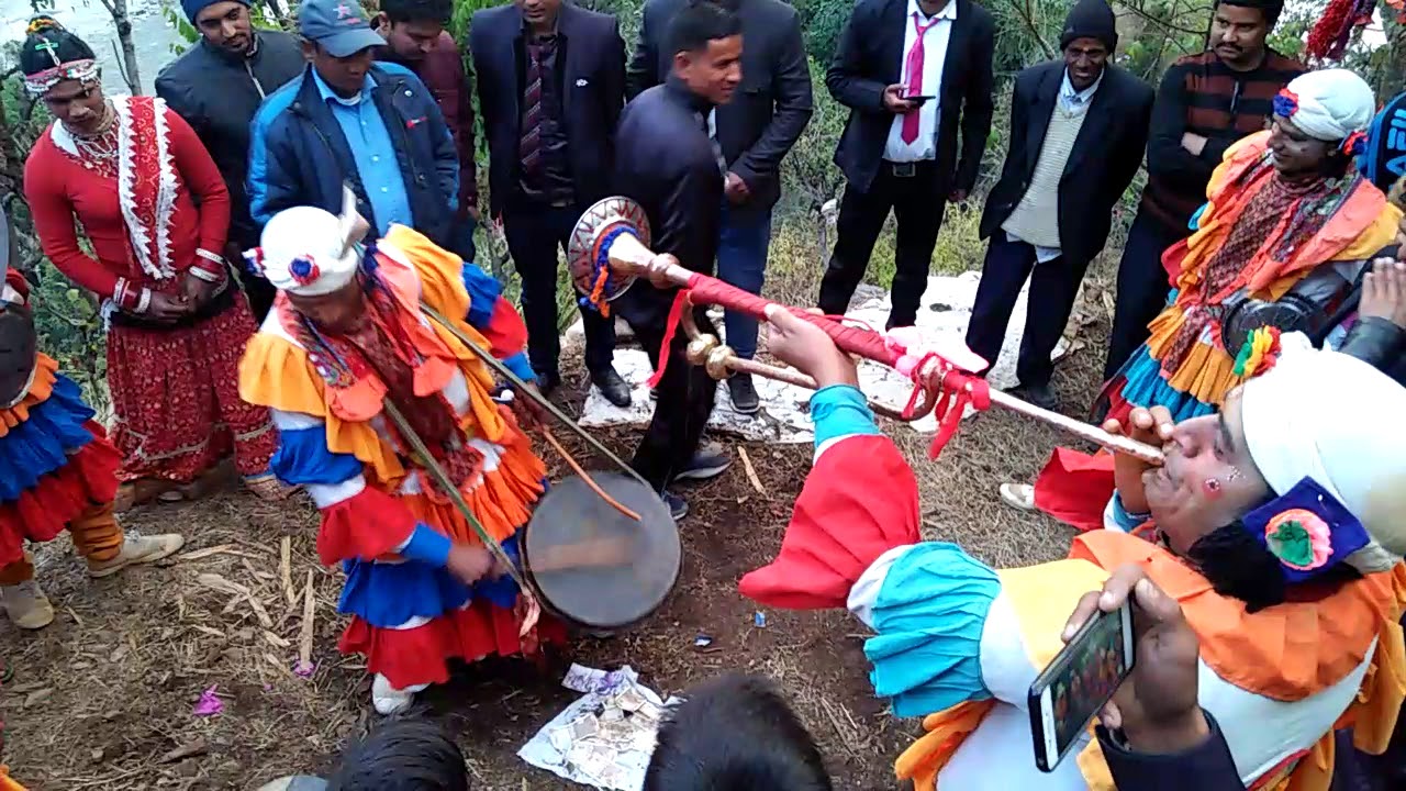 Kumauni choliya dance - YouTube