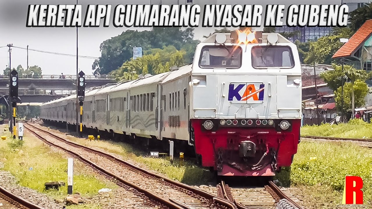 Moment Kereta Api Gumarang Nyasar Sampai ke Surabaya Gubeng! - YouTube
