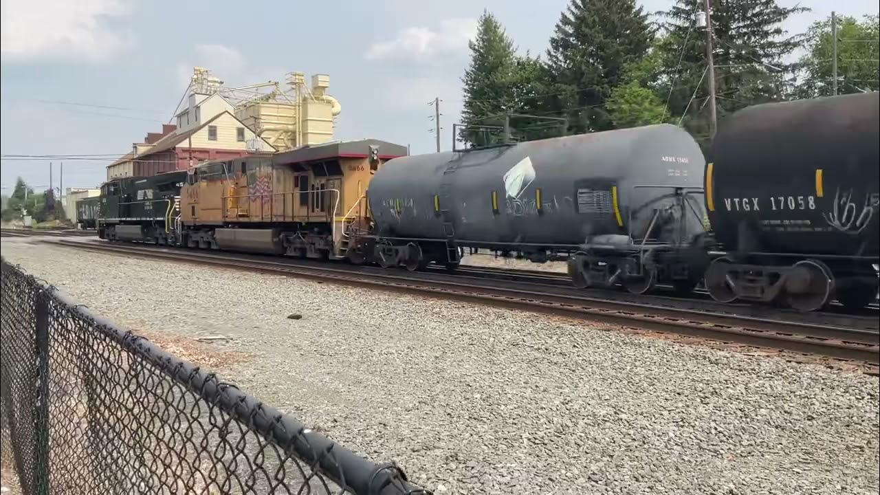 East bound ns unit 4541 ac44c6m up unit 5466 mixed freight train in sinking spring today - YouTube