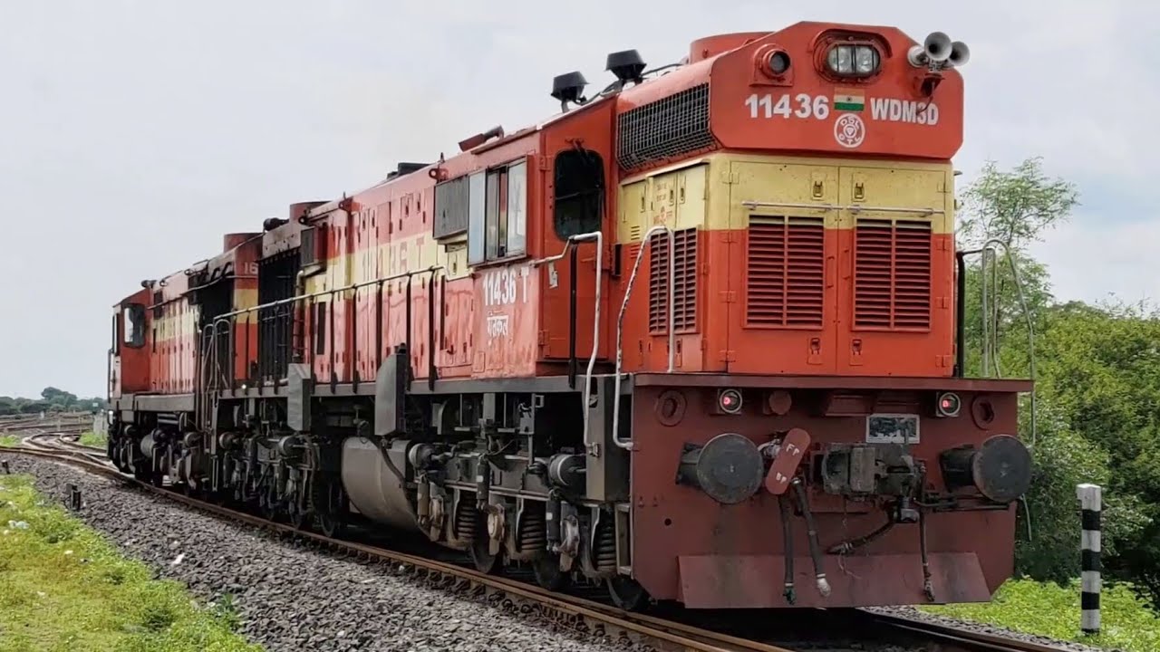 WDM3A & WDM3D Diesel Locomotive Shunting at Railway Station | Guntakal ...