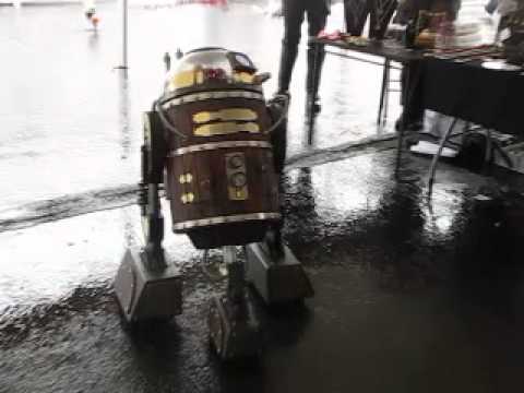 Steampunk R2D2 at SPWF 2013 - YouTube