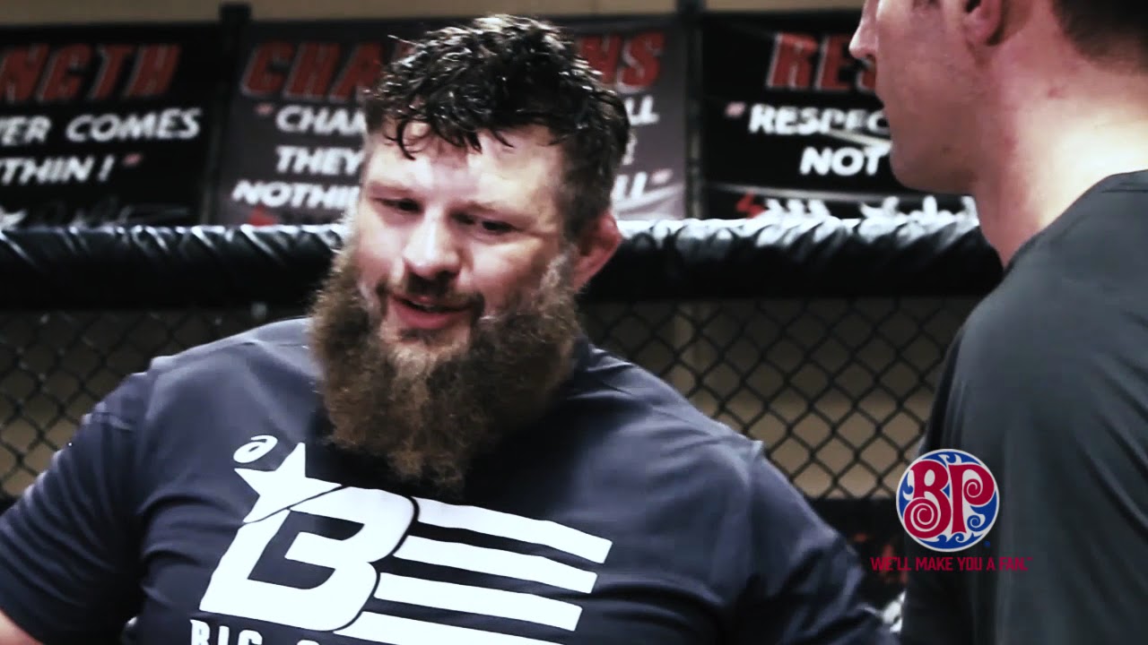 Big Country Roy Nelson Teaches MMA Techniques - YouTube