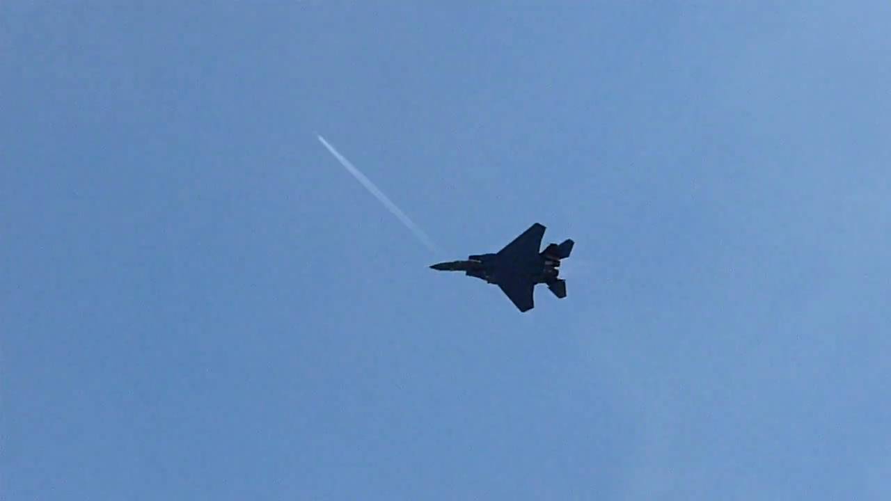 F 15 Bomb Run - YouTube