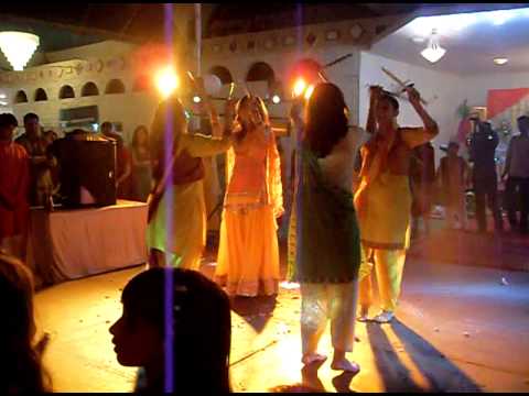 dandia at hina baji's mehndi