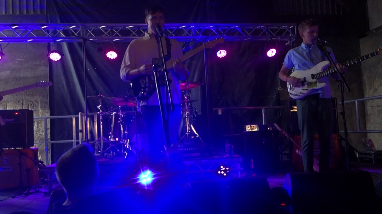 Corella - Barcelona Girl - live at truck music festival july 2017 - YouTube