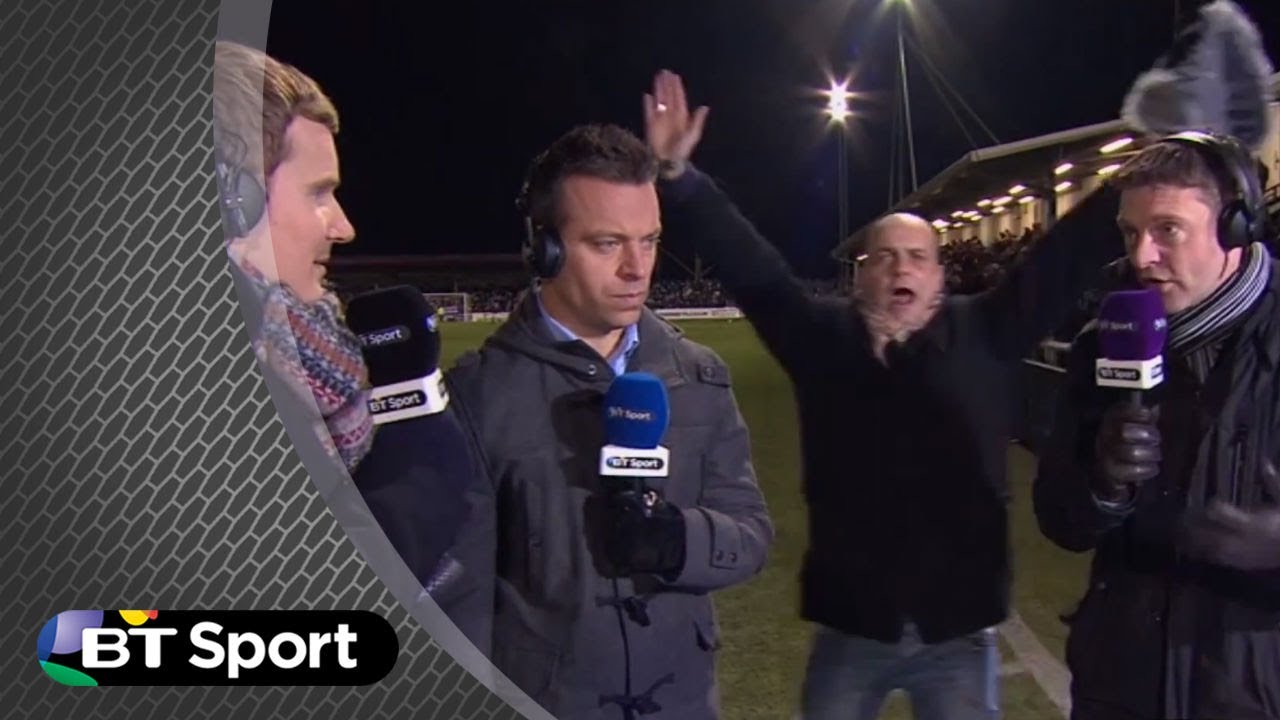 Fan GATECRASHES broadcast: Darrell Currie is unflappable | BT Sport ...