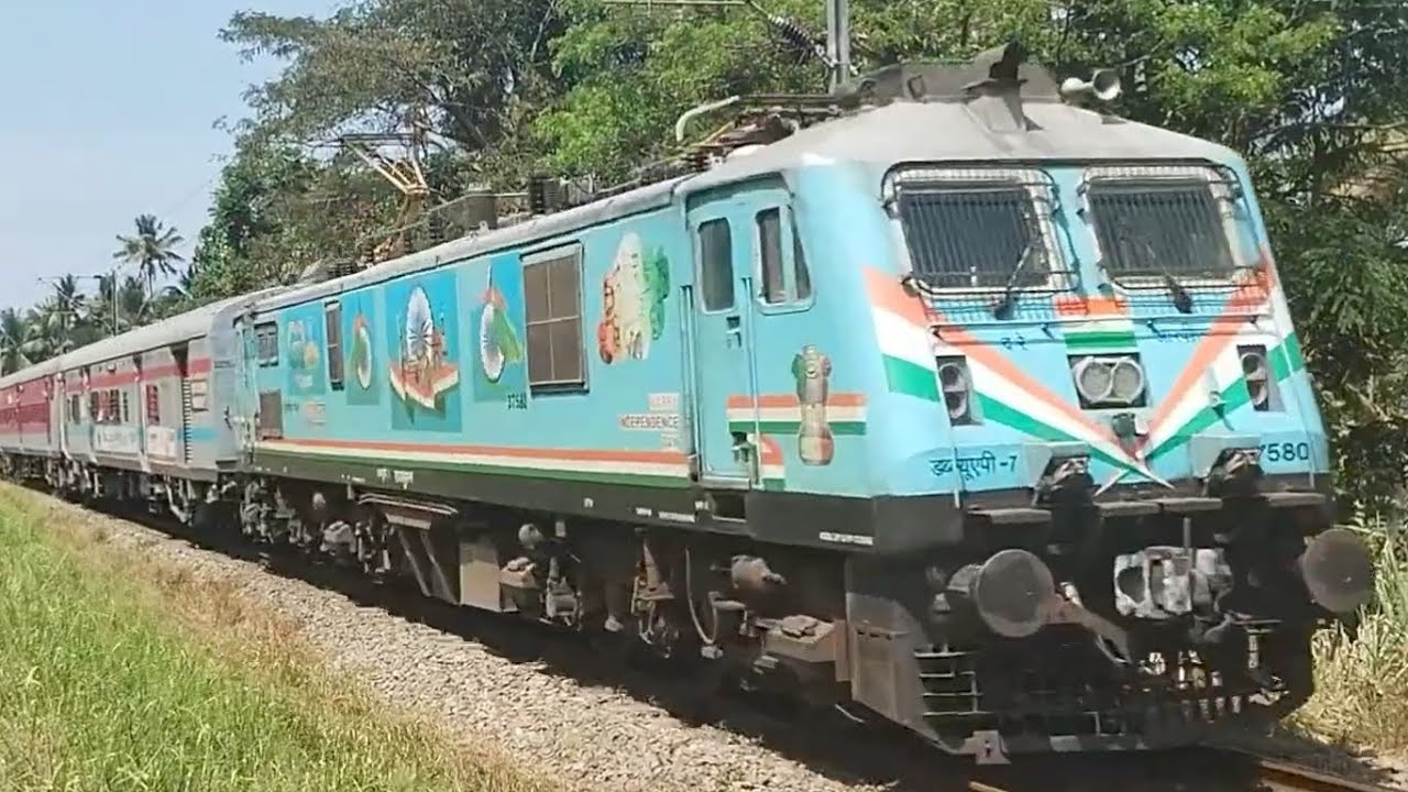 WAP7 37580 UNIQUE SILVER/AQUA BLUE PASSENGER ENGINE HAULS AHMEDABAD ...