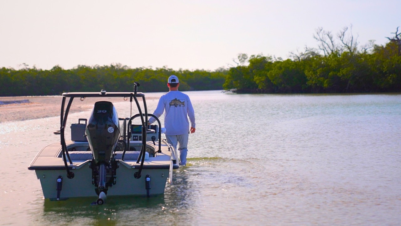 Fishing a HIDDEN Florida Lagoon... - YouTube