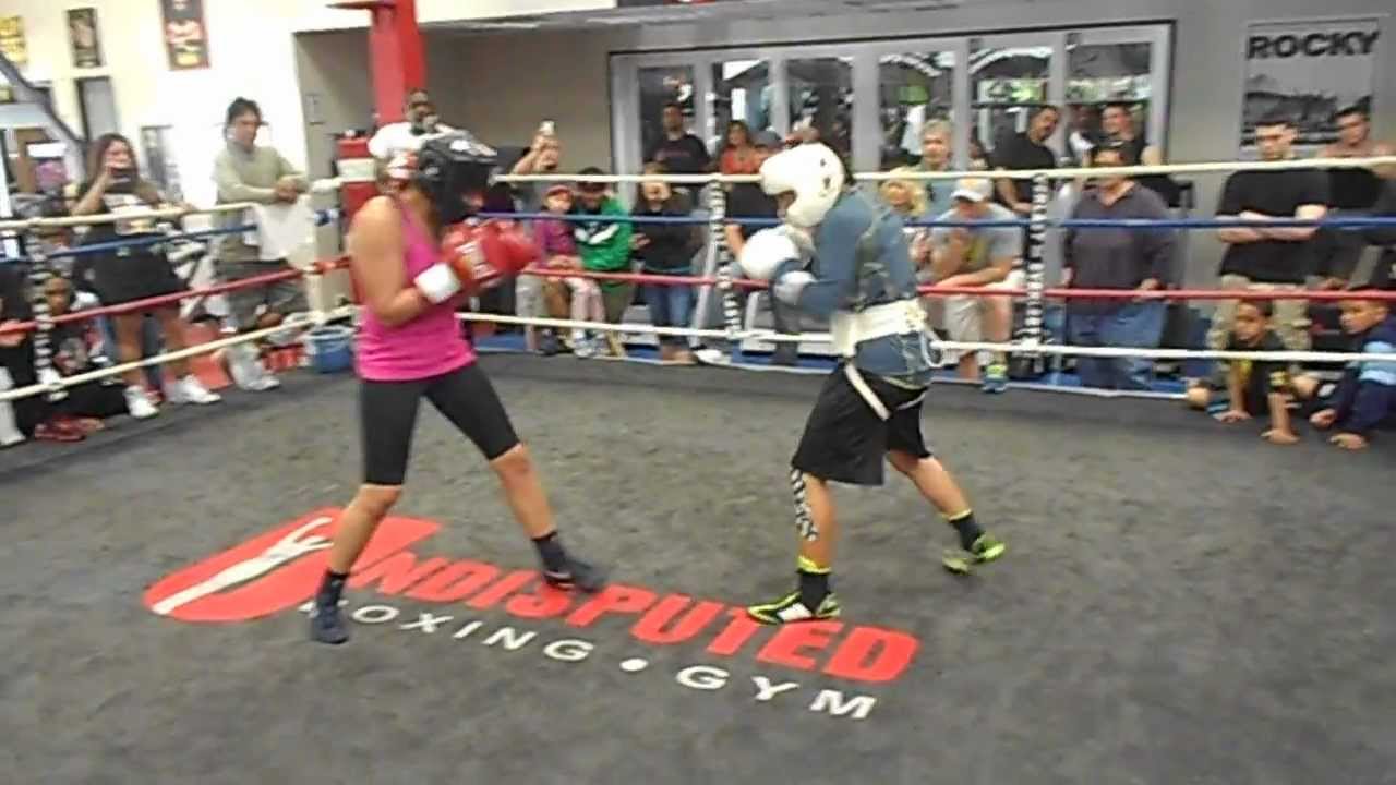 Carina Moreno & Marlen Esparza Sparring @ Undisputed Boxing Gym. - YouTube