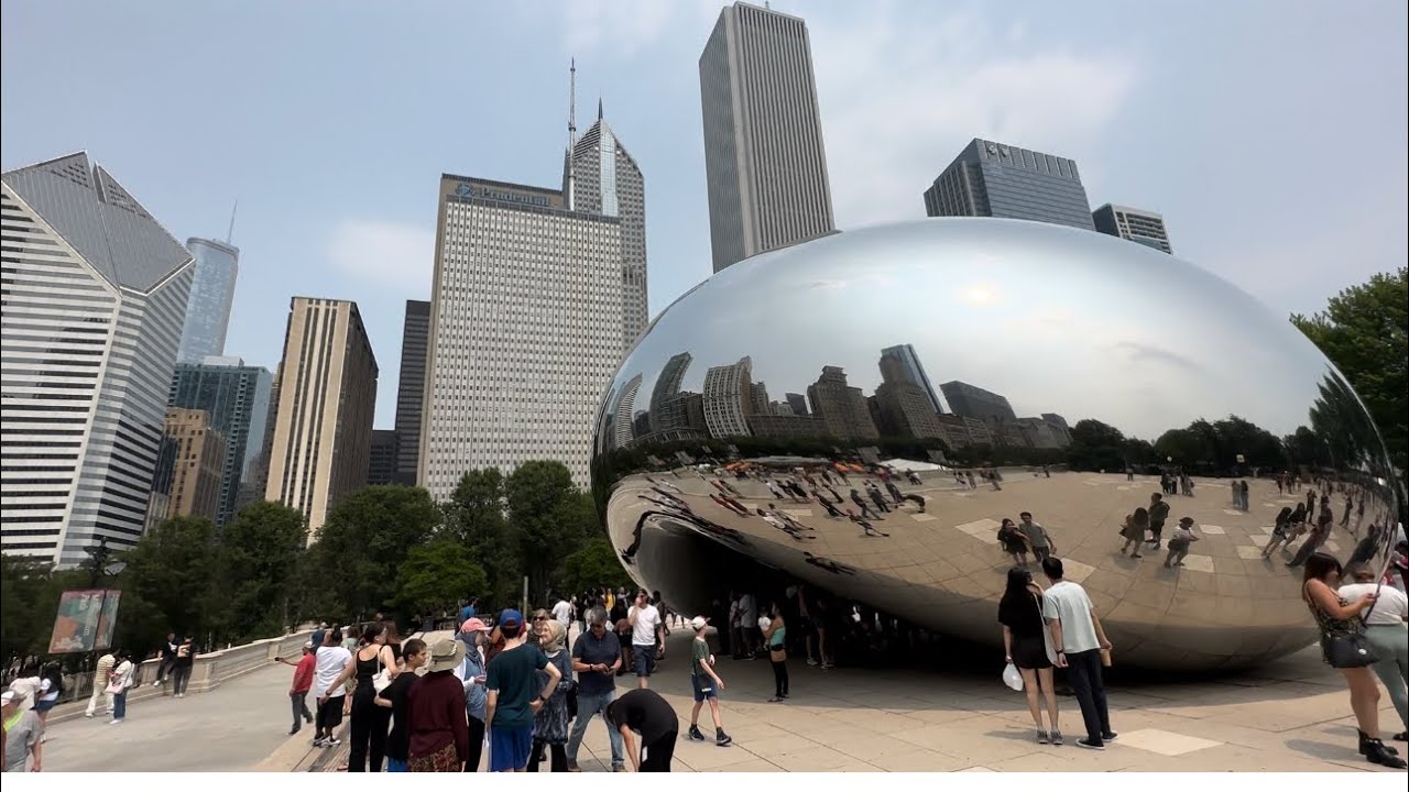 Chicago's Iconic Sculpture: The Bean at Millennium Park - YouTube