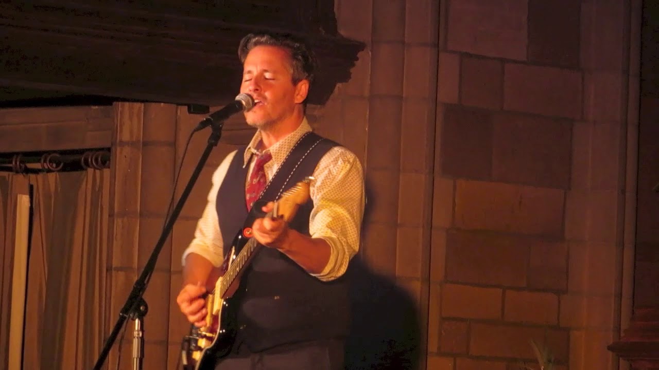 Josh Rouse @ Outpost in the Burbs -"It Looks Like Love" - YouTube