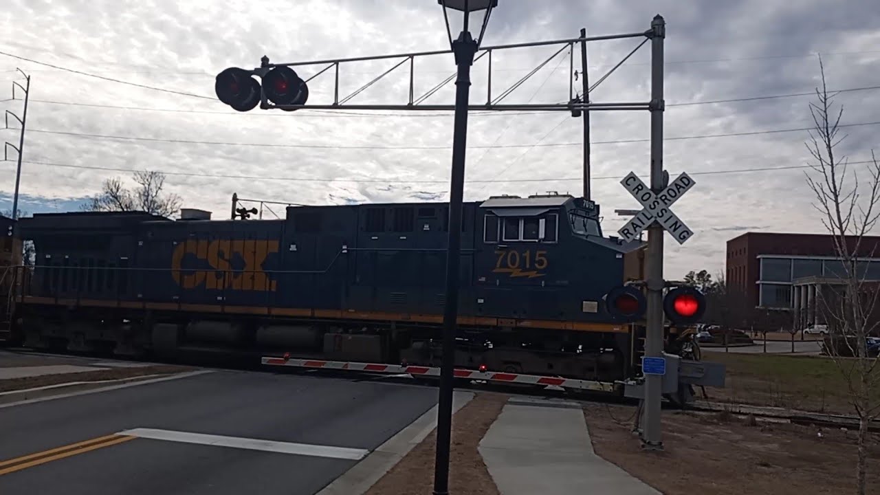 CSXT 7015 Leads CSX Train L837 Out Of Augusta Georgia - YouTube