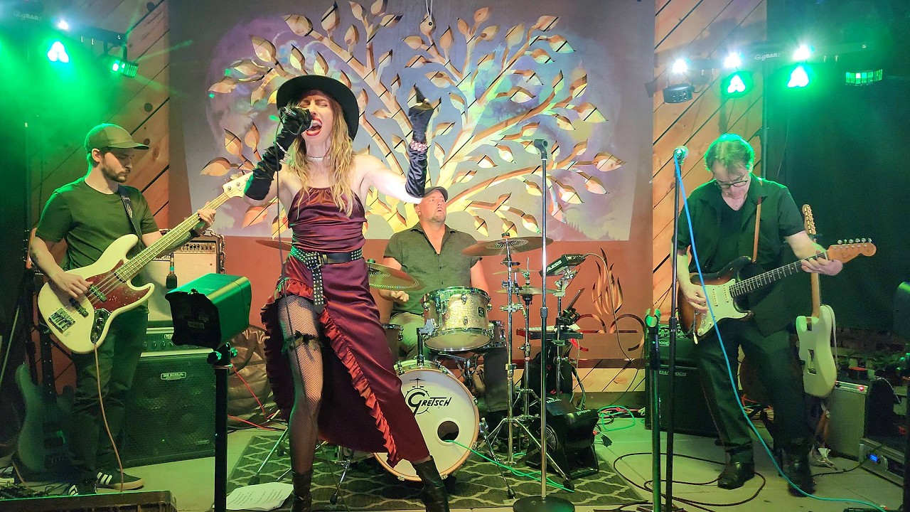 Cynthia Starich Ft. Chris Hanson & The Gang - YouTube