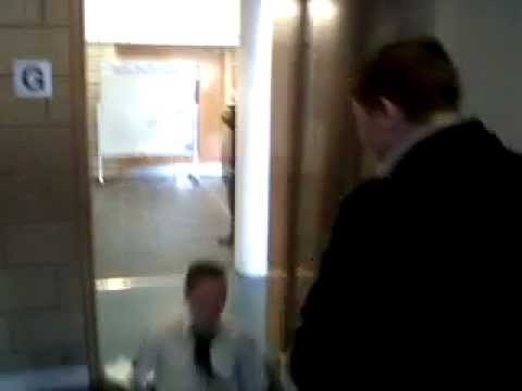EPIC FAIL door kick.3GP