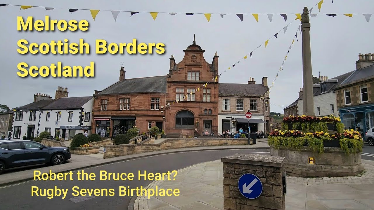 Drive around Melrose town centre The Wee Red Bus Tour Scottish Borders ...