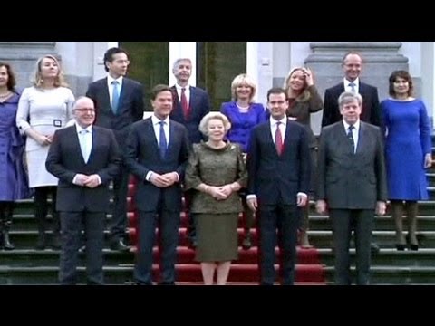 Hollanda'da yeni hükümet göreve başladı