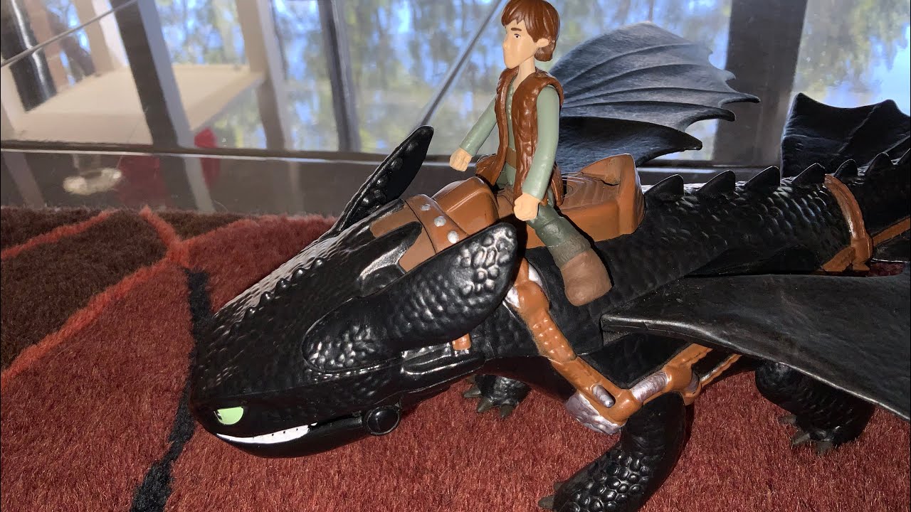 How to train your dragon Young hiccup figure (first movie) - YouTube