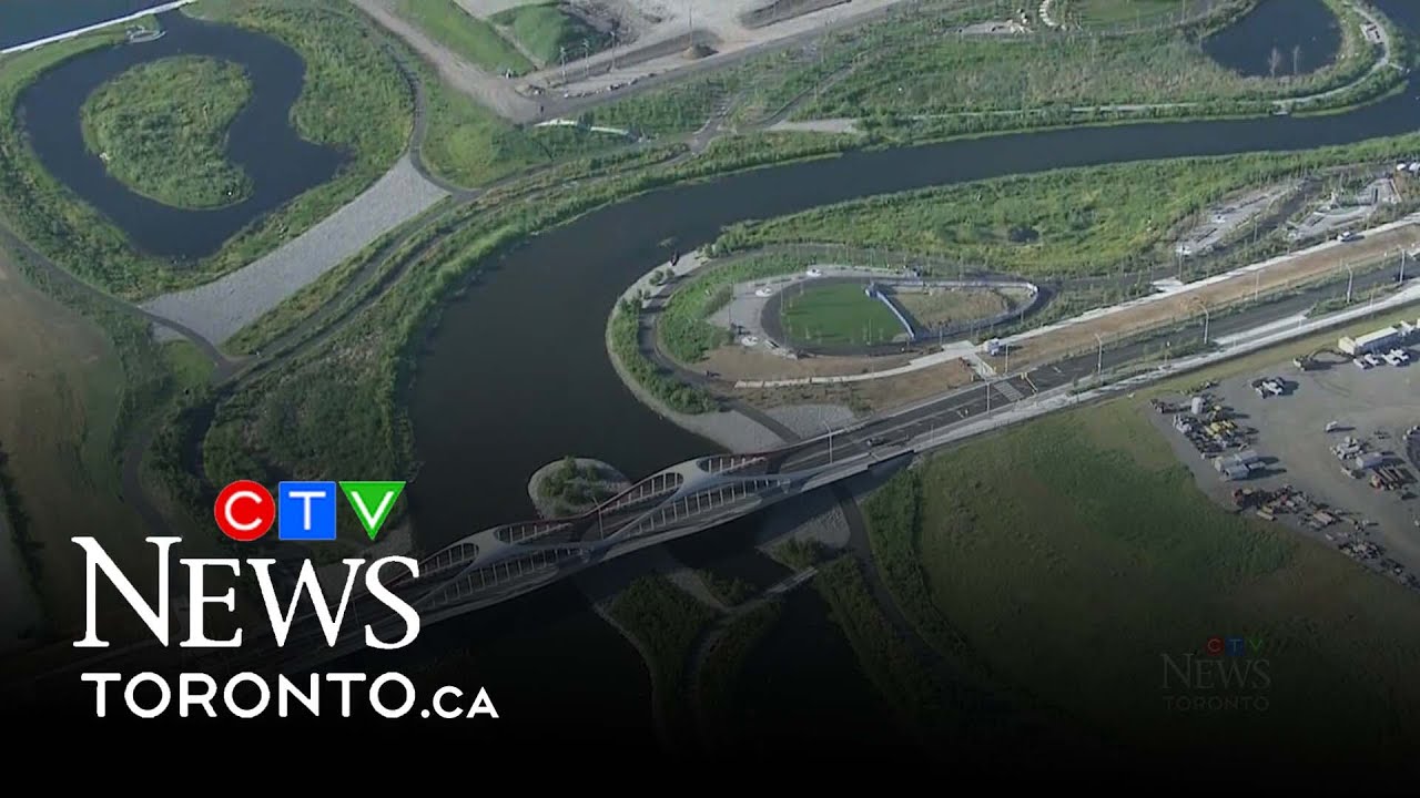 After eight years, Toronto’s new waterfront park opens - YouTube