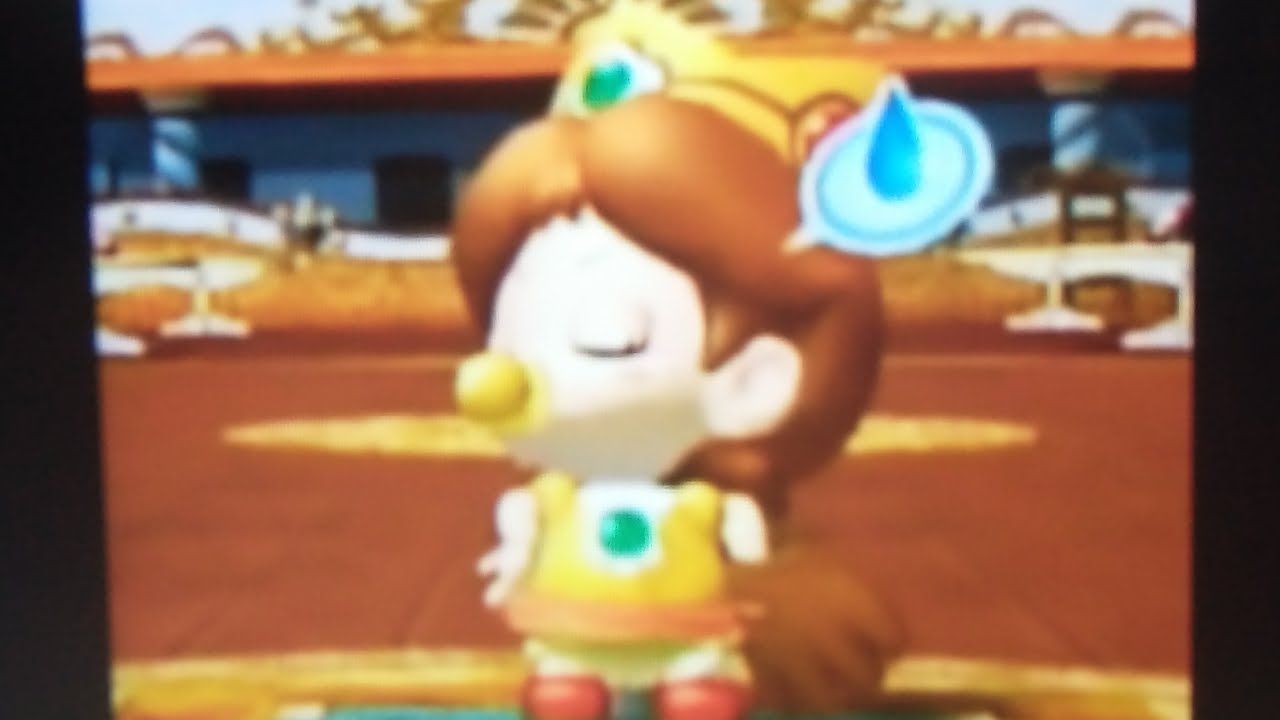 Baby Daisy Plays Mario kart Wii - YouTube