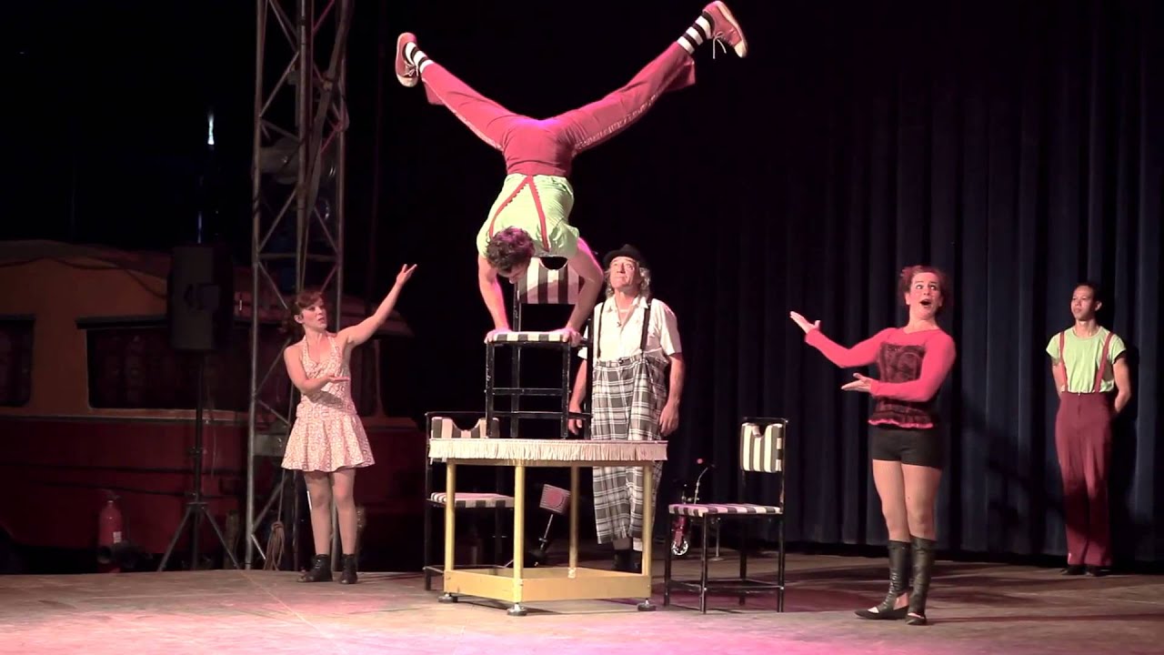 Un Dia al Circ Cric - YouTube