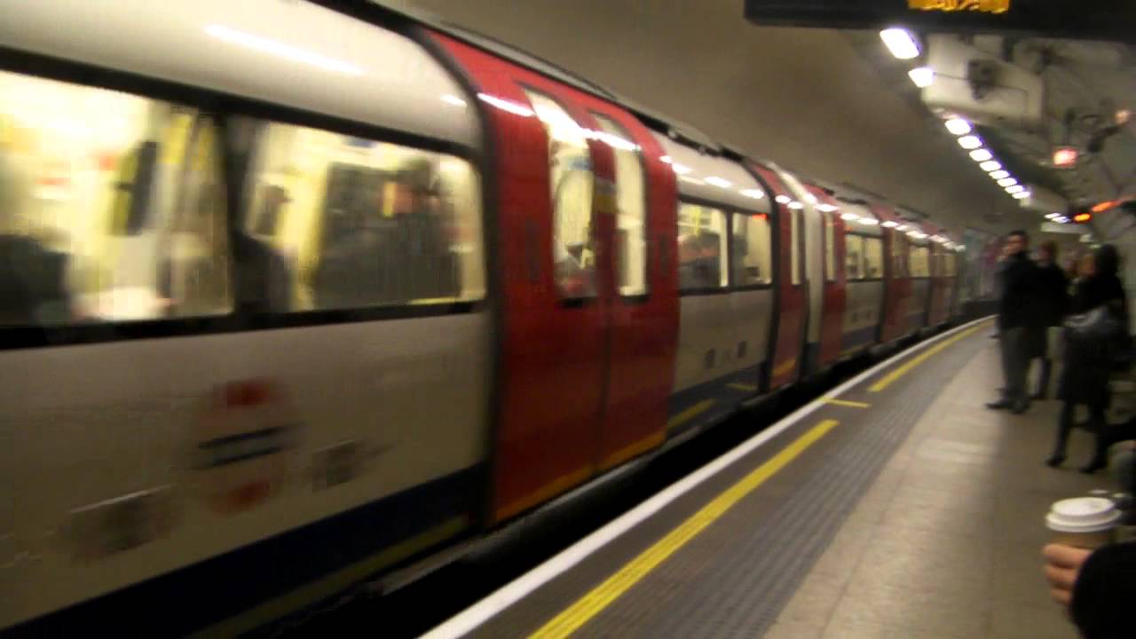 northern line arrives at euston station - YouTube