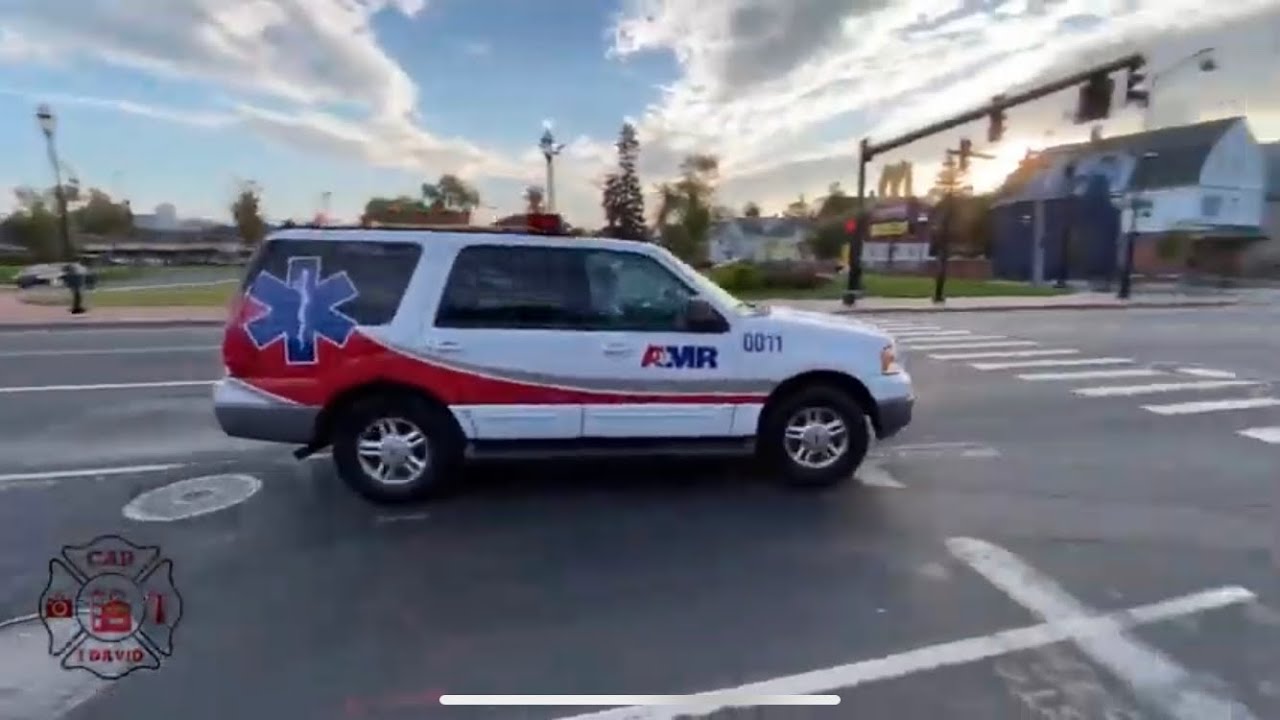 *Hartford, CT AMR Fly-Car 0011 w/ PD* Responding to an EMS call 10/16 ...