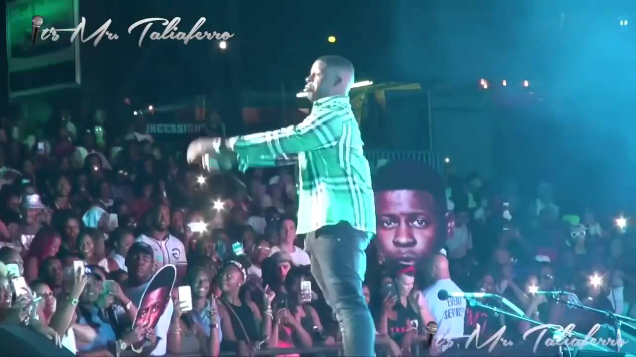 Blac Youngsta Turns Up The Stage! - YouTube