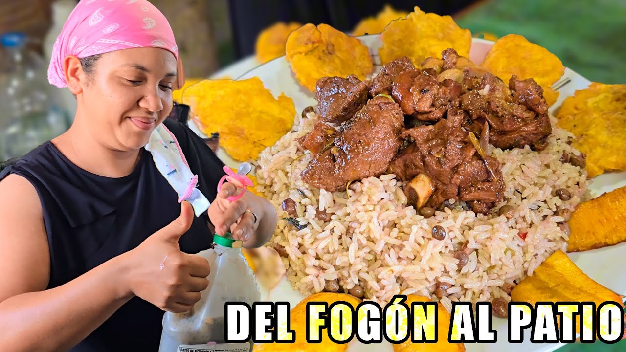 La Mejor Receta de Chivo Guisado con Moro de Guandules y Plátano Frito ...