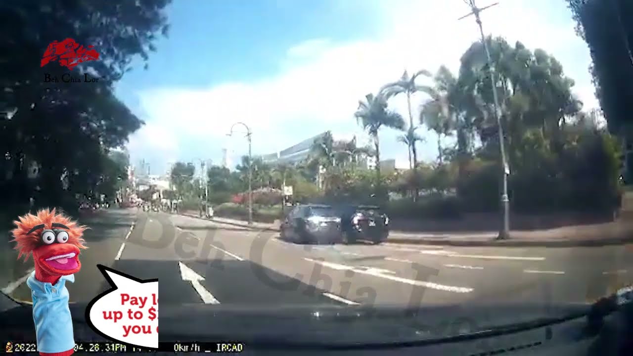 2 cars sideswipe during opposite turnings - YouTube