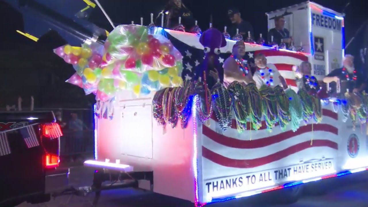 Pharaoh's and Conde Explorers parade in Mobile - YouTube