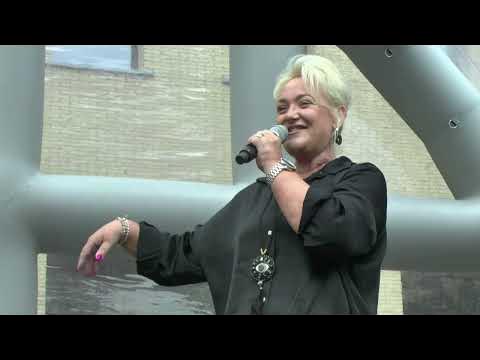 Liesbeth Vollebregt - SER - Koningsplein Ridderkerk,20mei2024 - "Als Je Verliefd Op Een Jongen ...